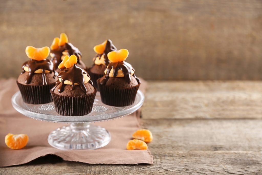 Chocolate cupcakes with mandarin cream - Market Magazine
